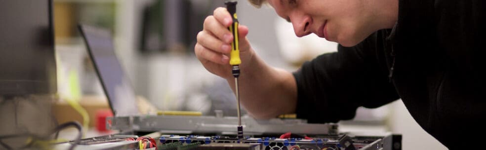 Understanding Hardware lifecycles: Procurement to EOL & EOSL | Interactive